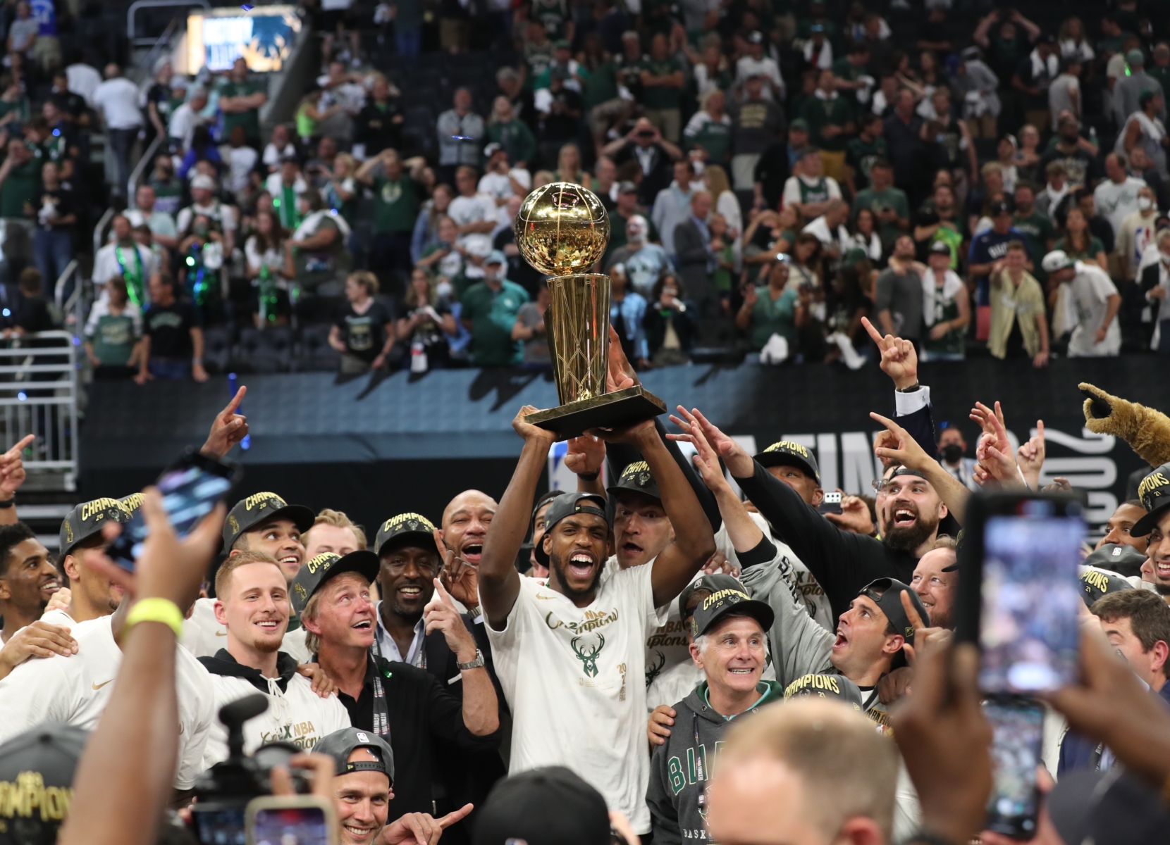 Tiffany & Co. Congratulates the Milwaukee Bucks, Winners of the NBA ...