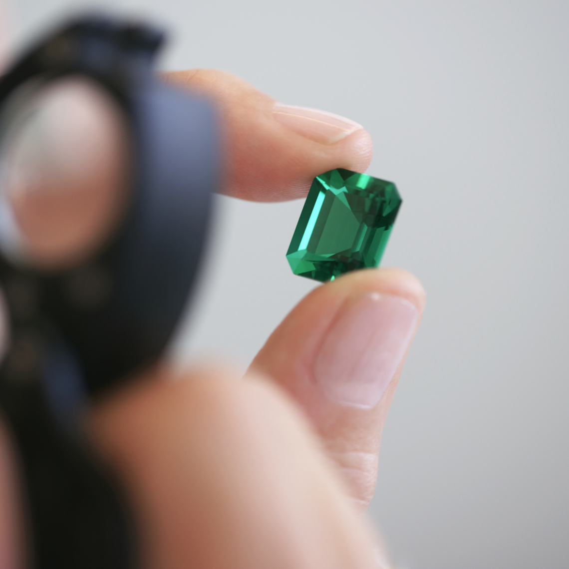 Victoria Wirth Reynolds, Chief Gemologist and Vice President of High ...